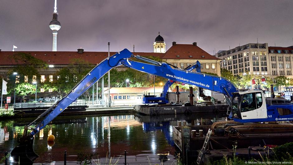 Germany: Thousands evacuated in Berlin after WWII bomb find