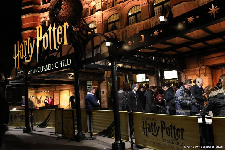 Joy Wielkens en Hayo de Kruijf als Hermelien en Ron in Potterstuk