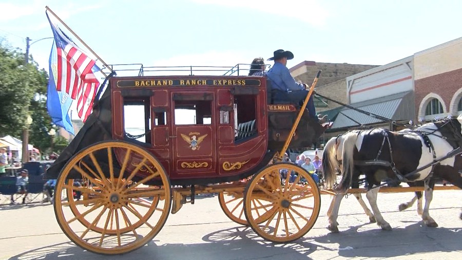 Henrietta’s annual Pioneer Reunion kicks off with parade