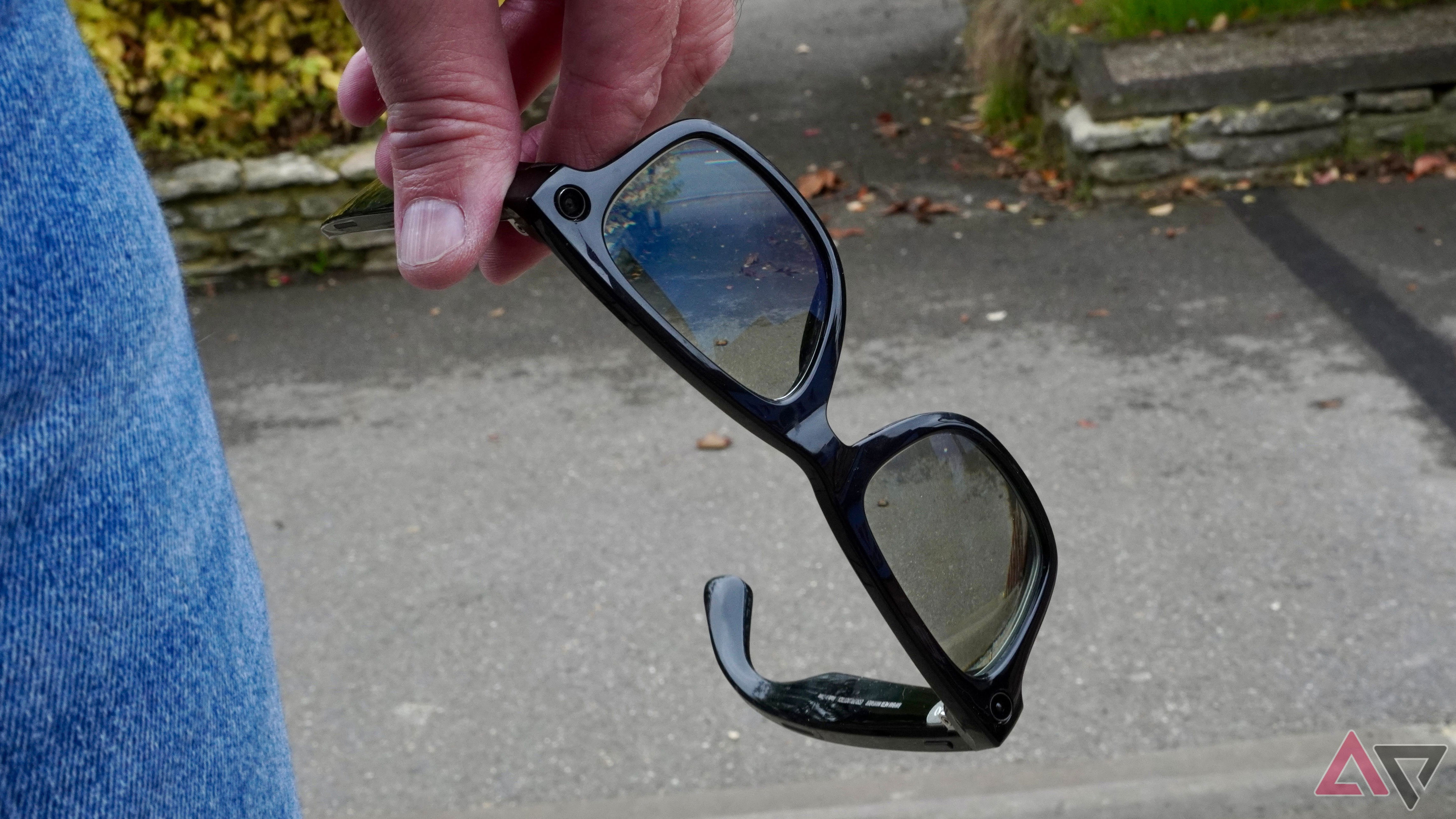 Police unleashed with privacy-invading smartglasses that track voices ...