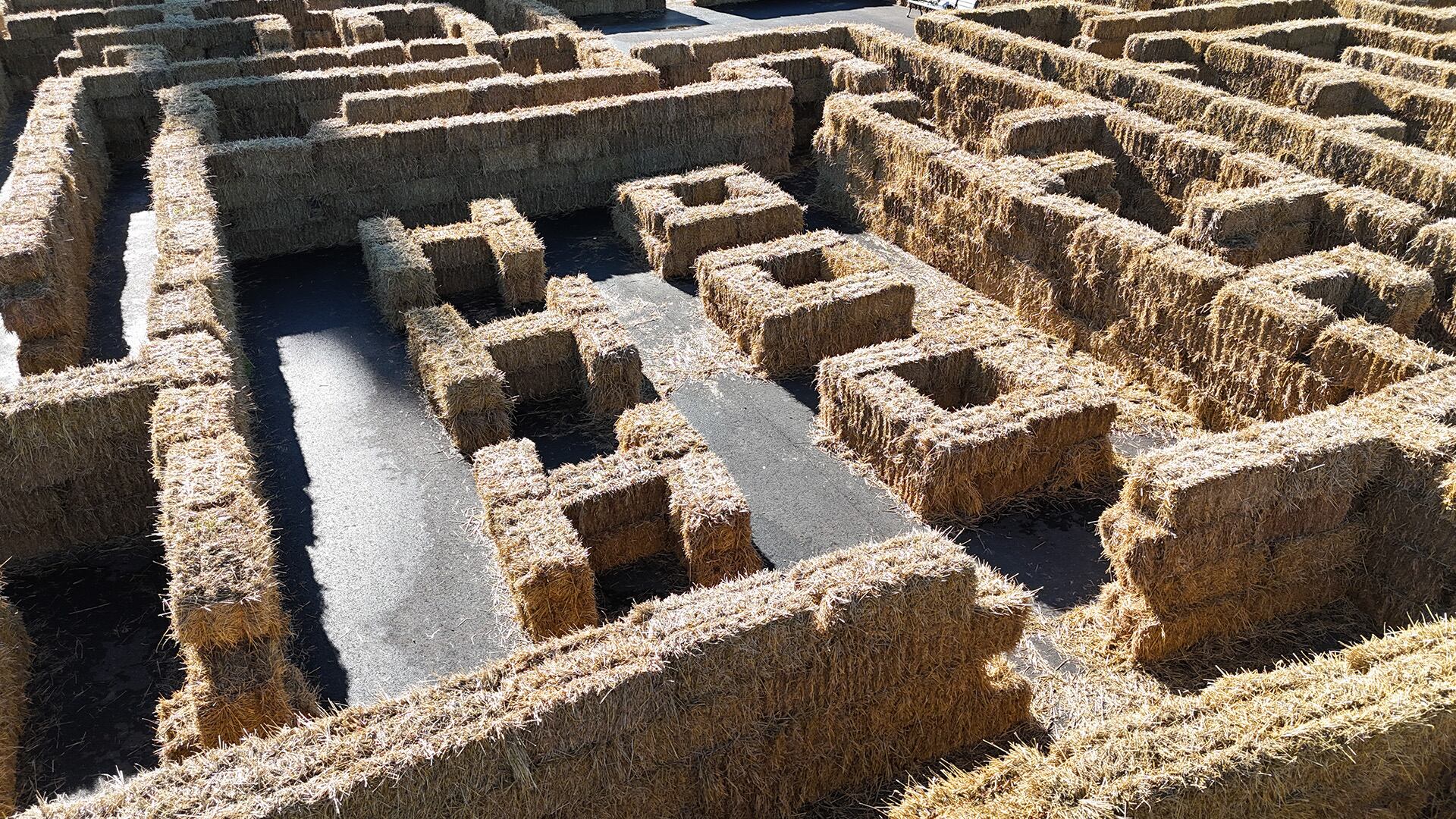 Santa Claus House makes maze out of 100k pounds of straw