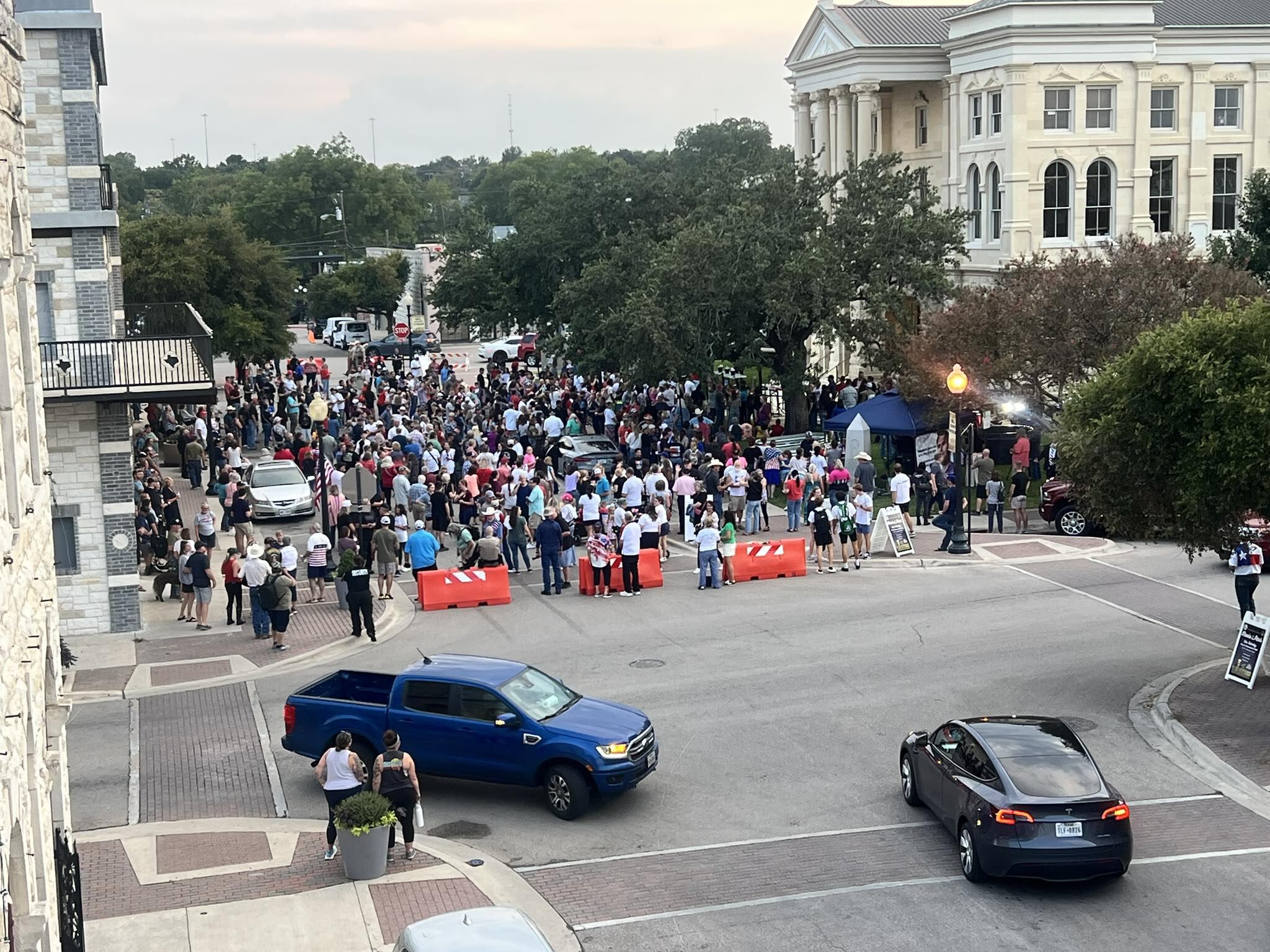 ‘A revival’: Worship echoes across downtown Belton, Texas as hundreds ...