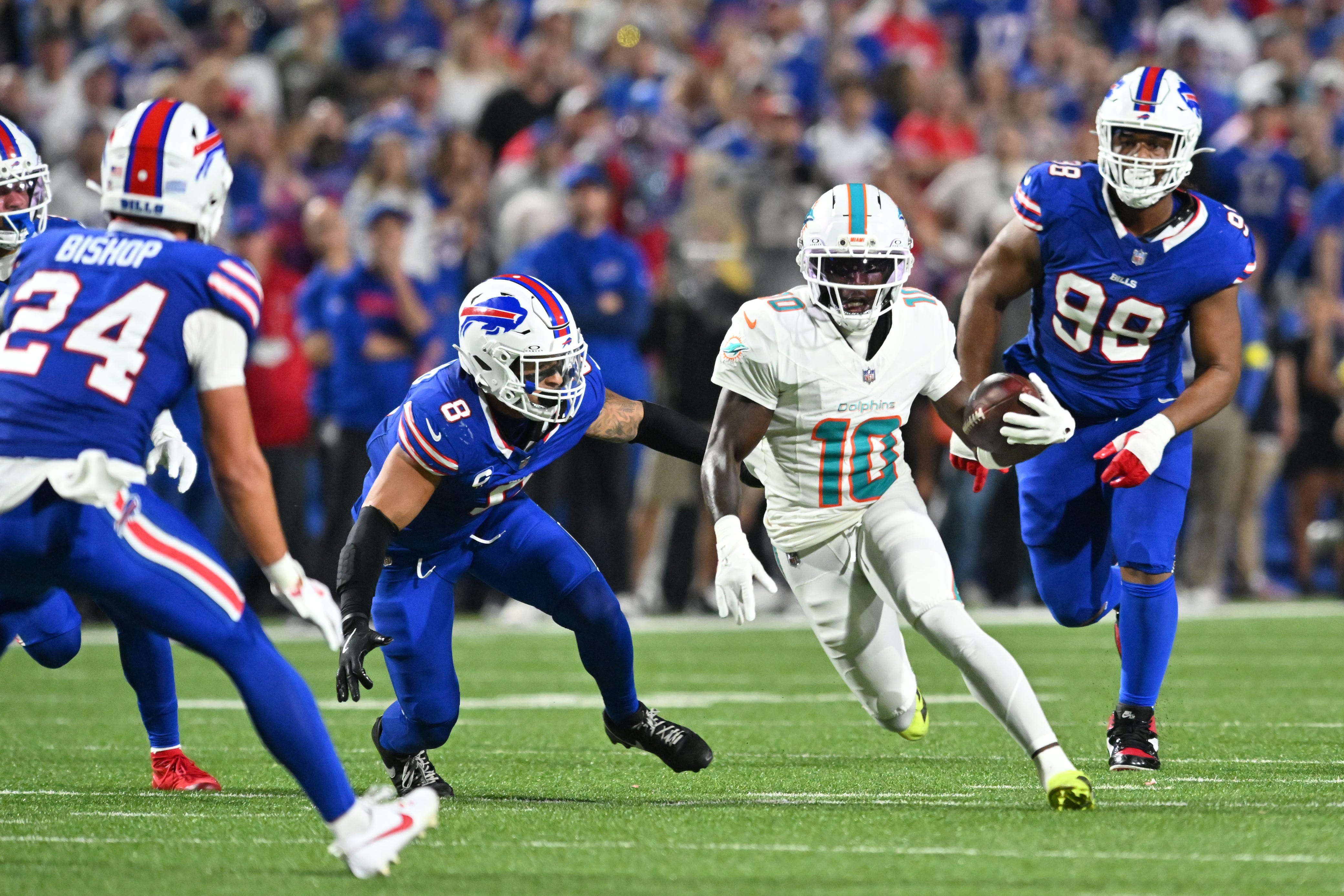 Miami Dolphins' Tyreek Hill misses final practice before Jets game