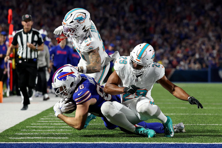 Dolphins vs. Bills final score, immediate reactions: Buffalo holds on ...