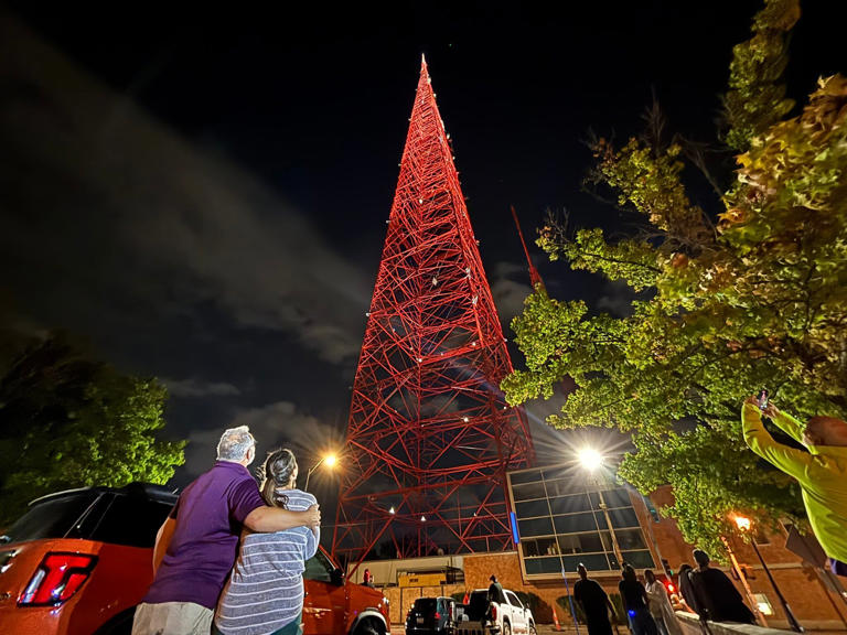 WATCH: History rekindled as iconic KCTV5 Tower shines again over Kansas ...