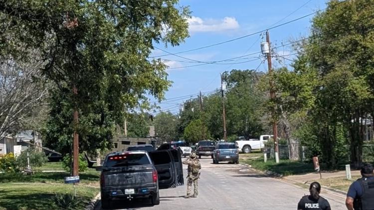 Uvalde teen in critical condition after being shot by 17-year-old in ...