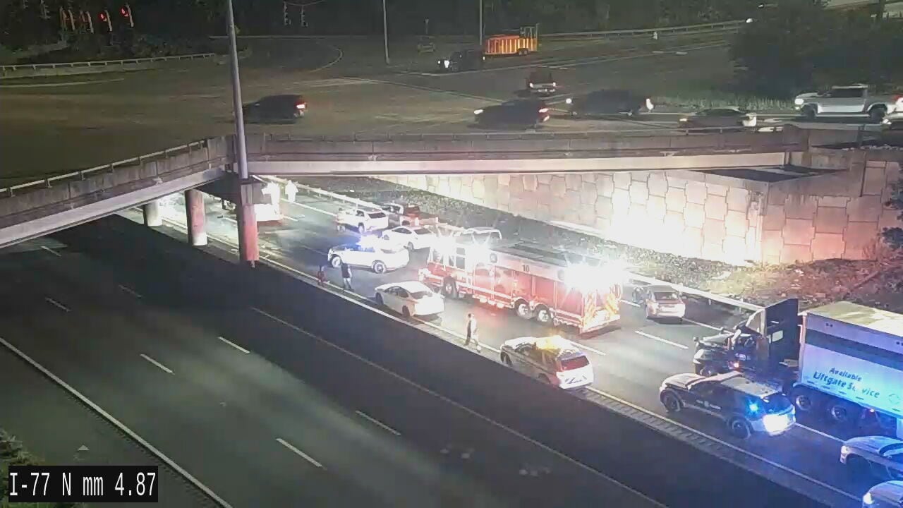 Fatal crash shuts down southbound I-77 near Tyvola Road