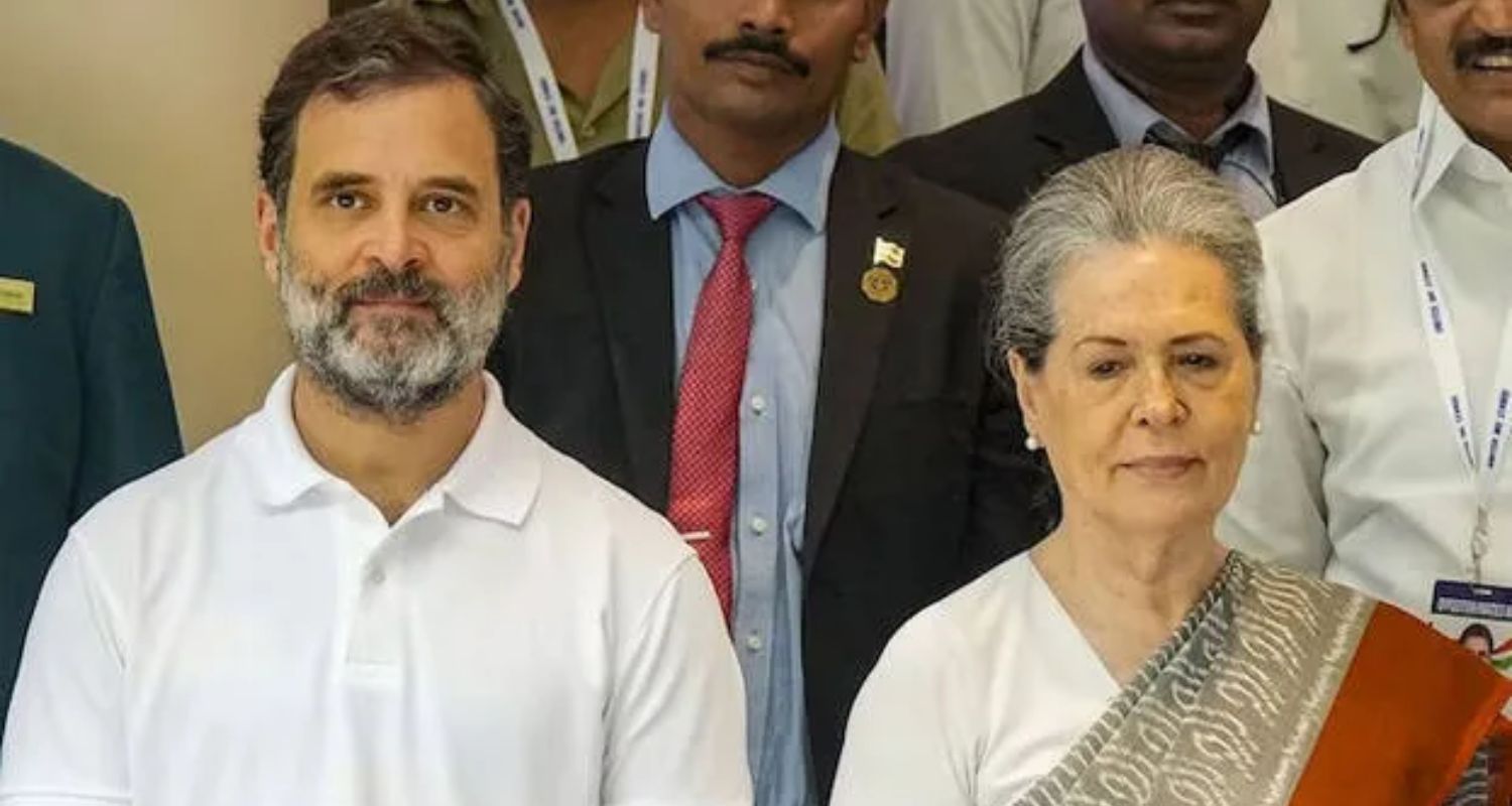 Rahul, Sonia arrive in Wayanad for private events