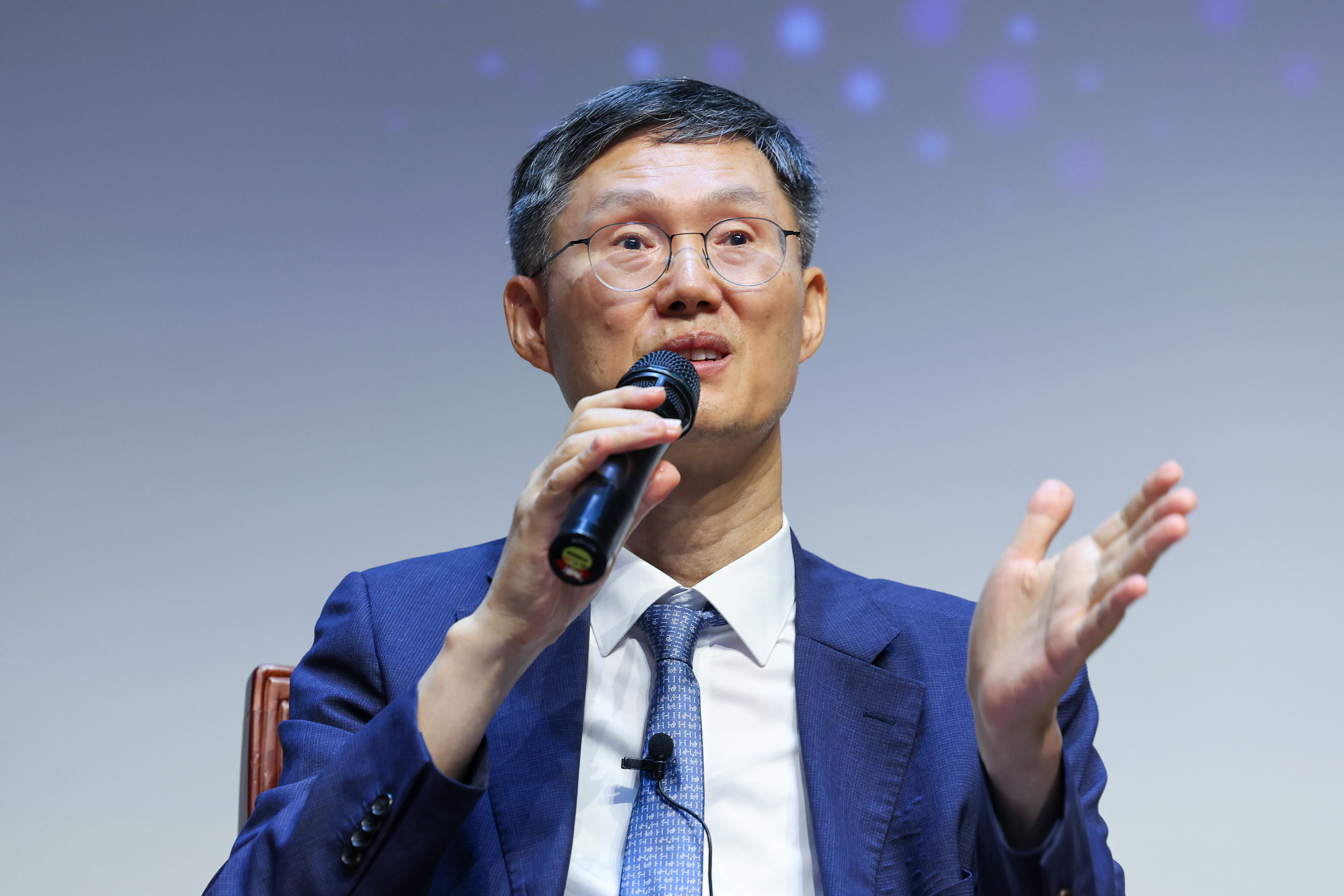 Moon Hyung-bae clarifies constitutional remark not aimed at President ...