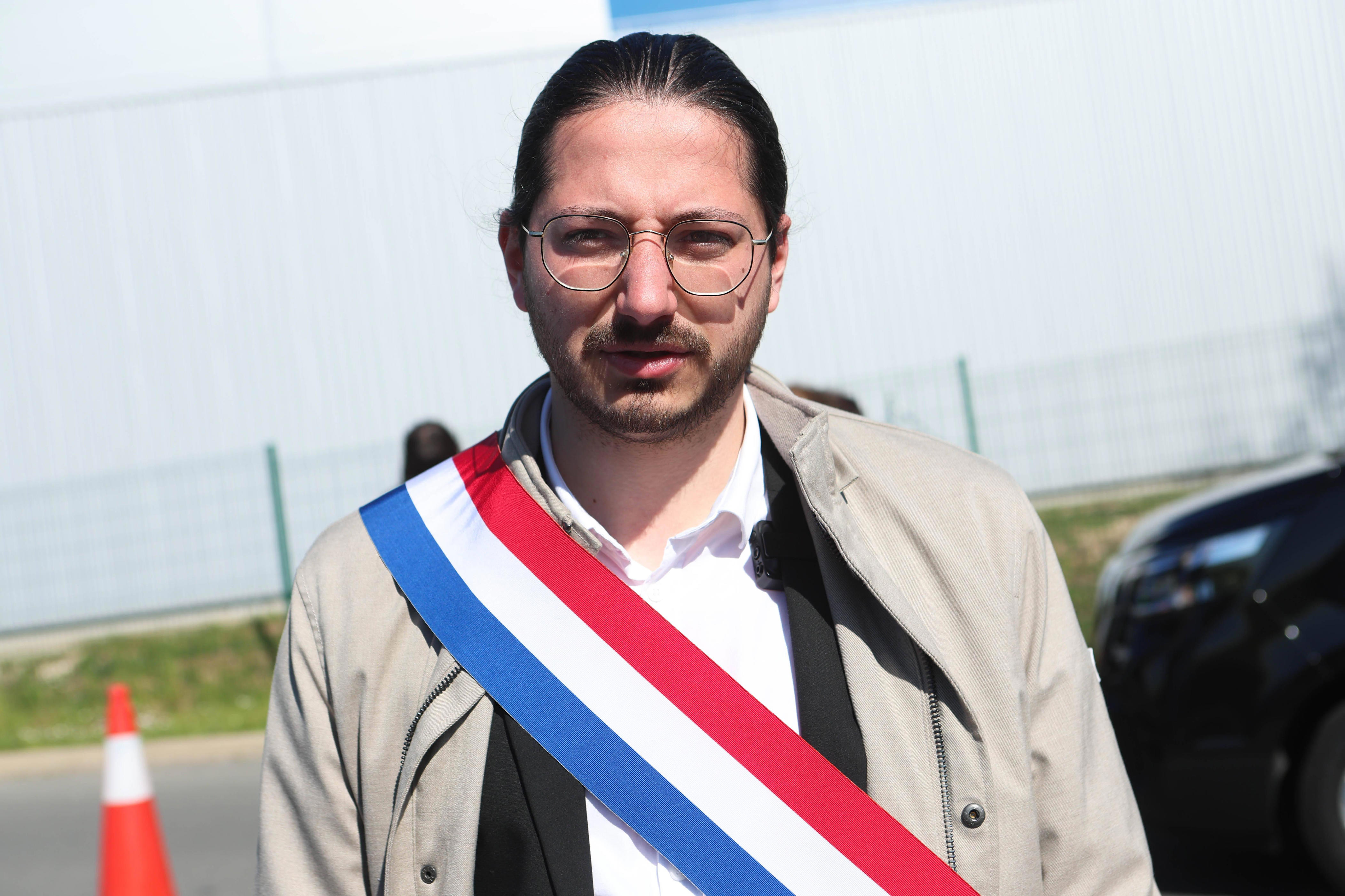 18 septembre à Lille : le député LFI Aurélien Le Coq tente d’empêcher ...