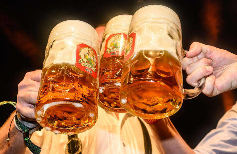 Oktoberfest 2025: Was kostet die Maß Bier? Alle Preise und Zelte im Überblick
