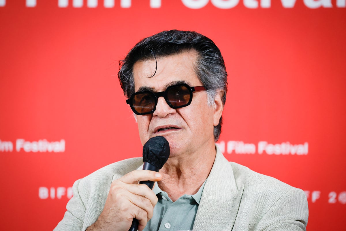 Iranian director Jafar Panahi urges Oscars to support independent ...