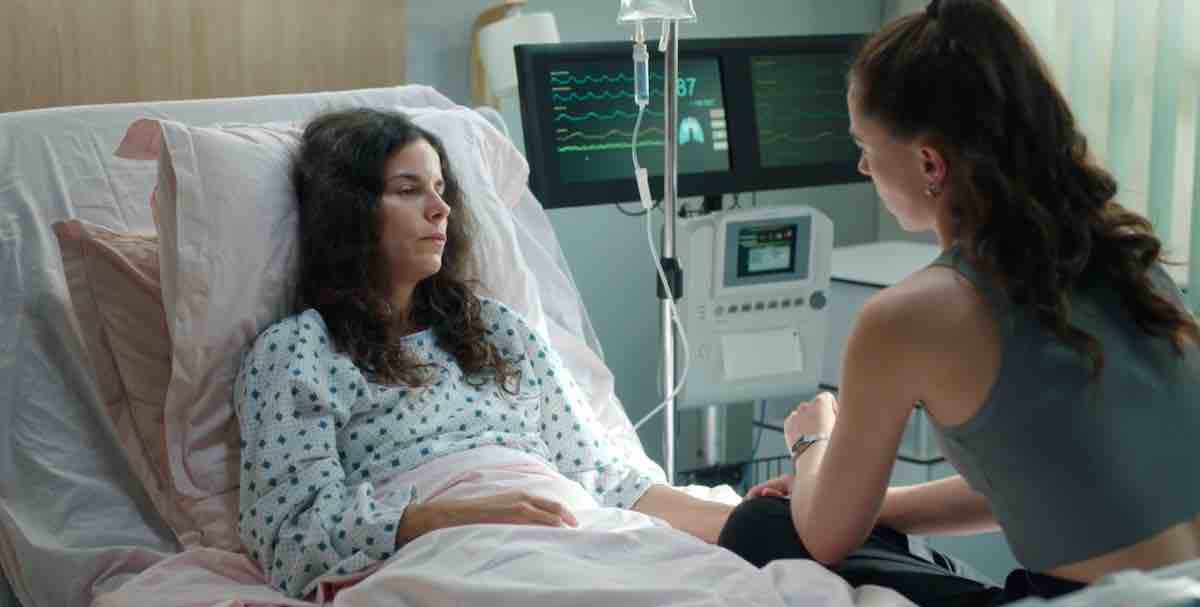 Demain Nous Appartient du 19 septembre : Roxane se réveille, Victoire parle à Samuel (résumé ...