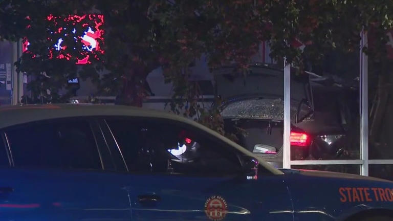 Car slams into Avis building in downtown Atlanta Friday morning