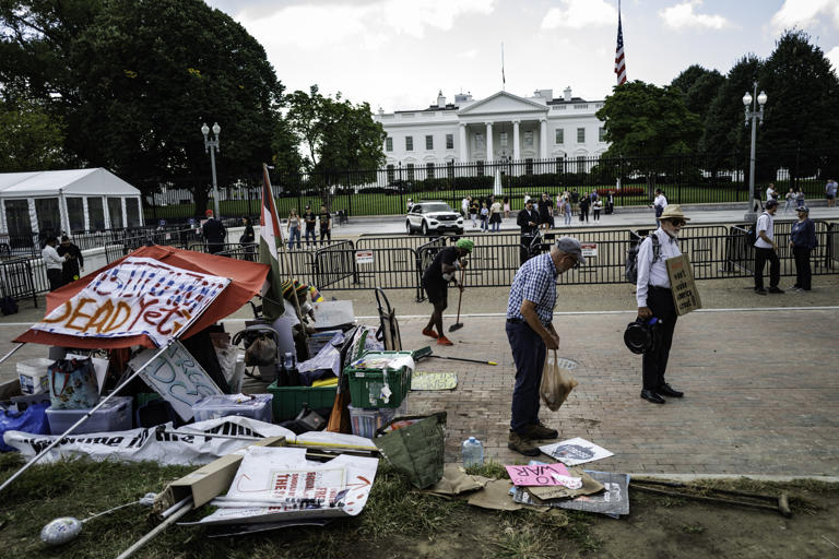 The White House Peace Vigil, after standing for decades, is dismantled