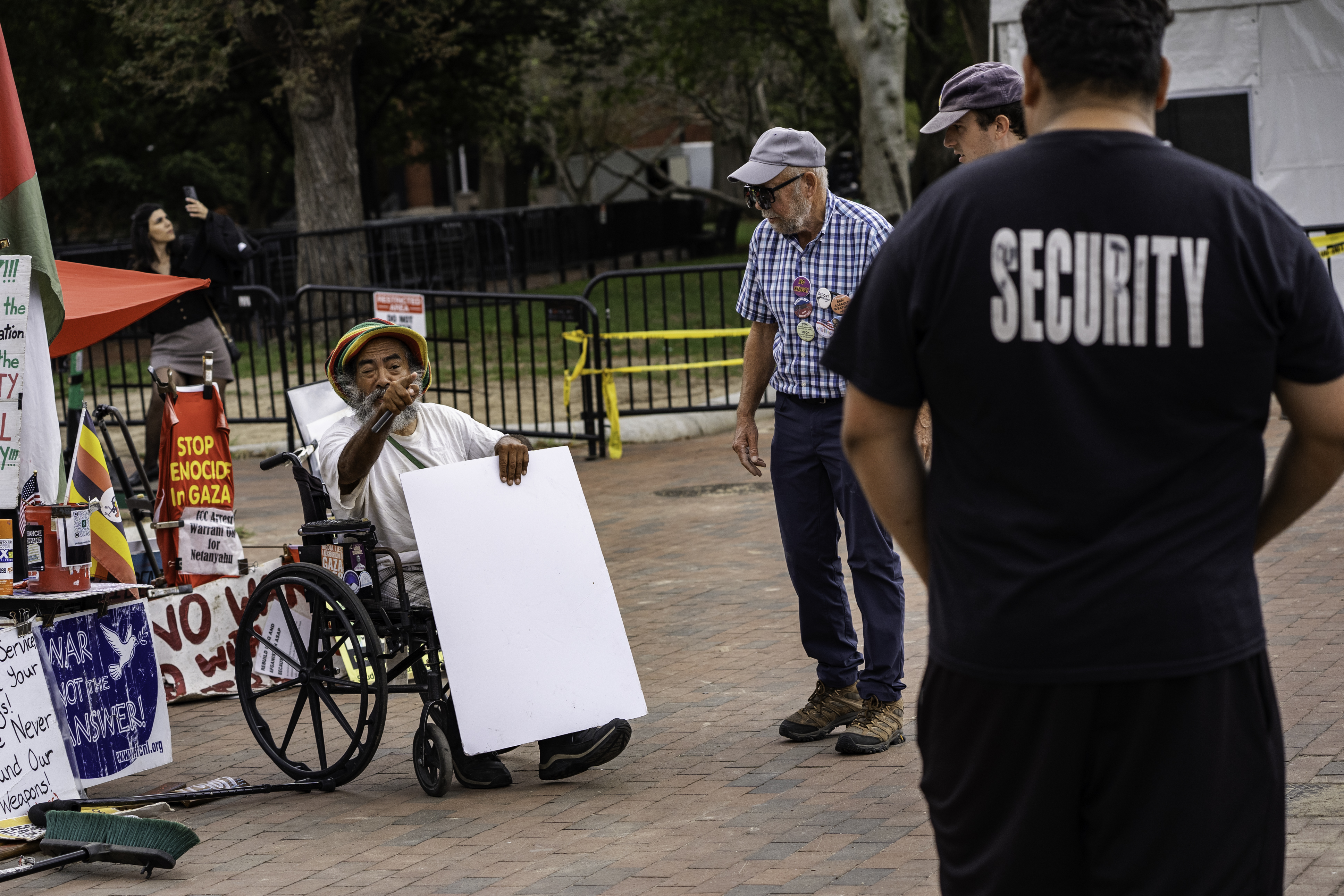 The White House Peace Vigil, after standing for decades, is dismantled