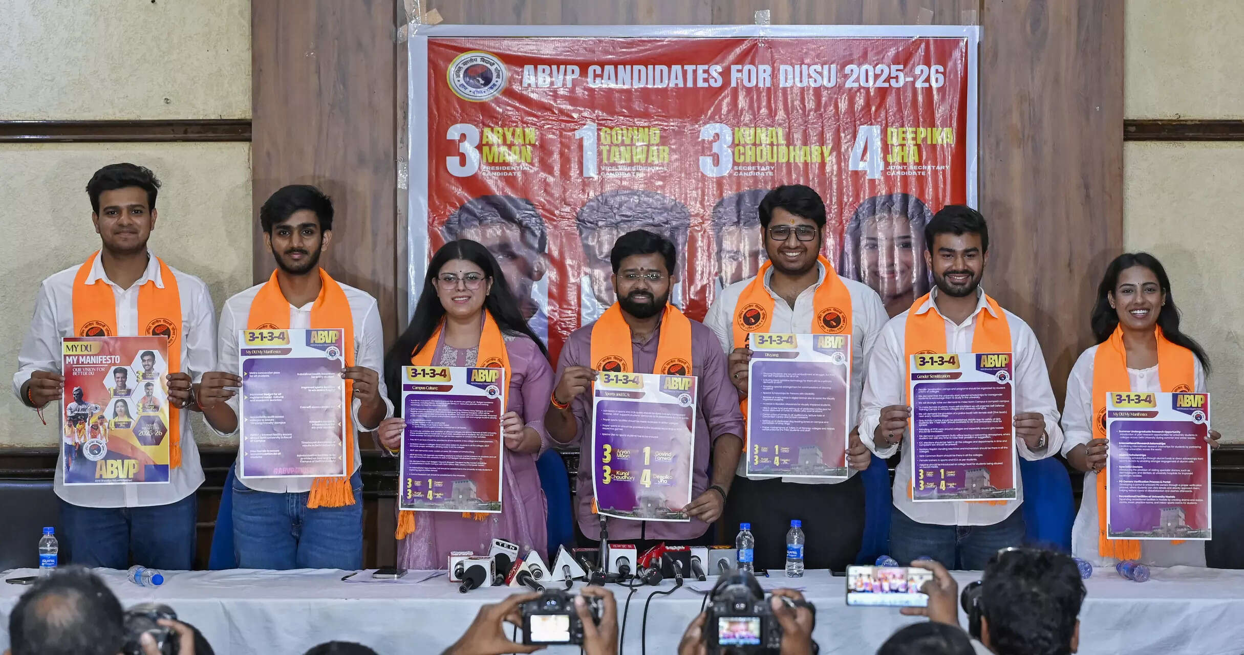 ABVP vs NSUI: Who will win DUSU 2025? A look at the student outfits ...