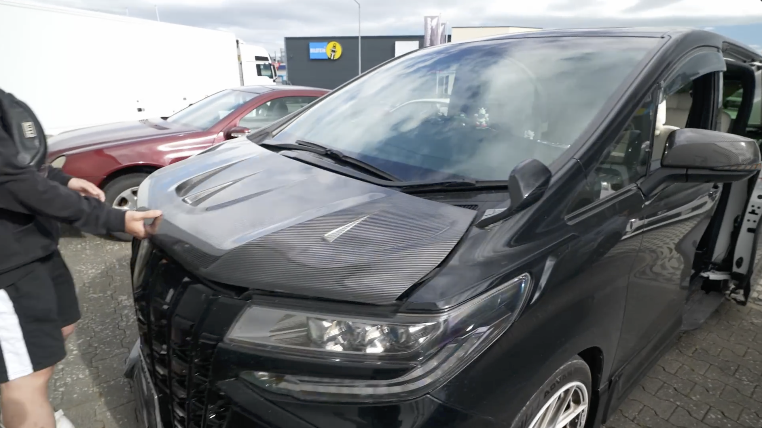 Toyota Alphard HKS Supercharged 3.5 V6 Nürburgring