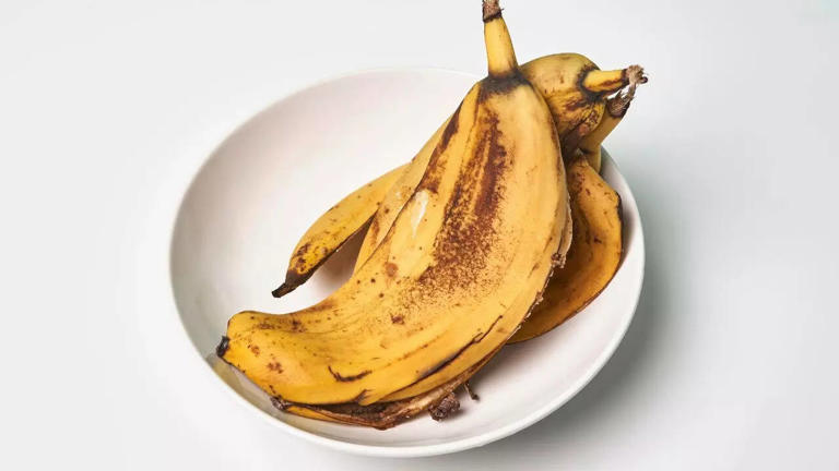 Don’t throw away your banana peels: Discover how everyday fruit waste ...