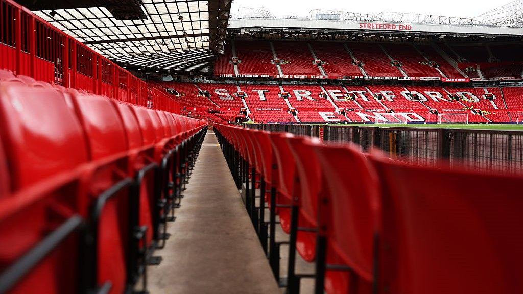 Man Utd owe more than £1bn after latest borrowing