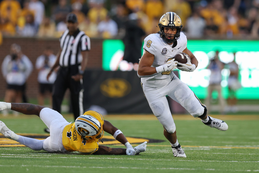 Fantasy football rookie tight end rankings (2026): Kenyon Sadiq, Eli ...