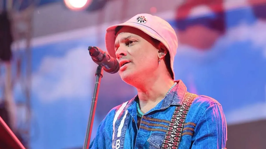52-year-old famous singer dies while scuba diving