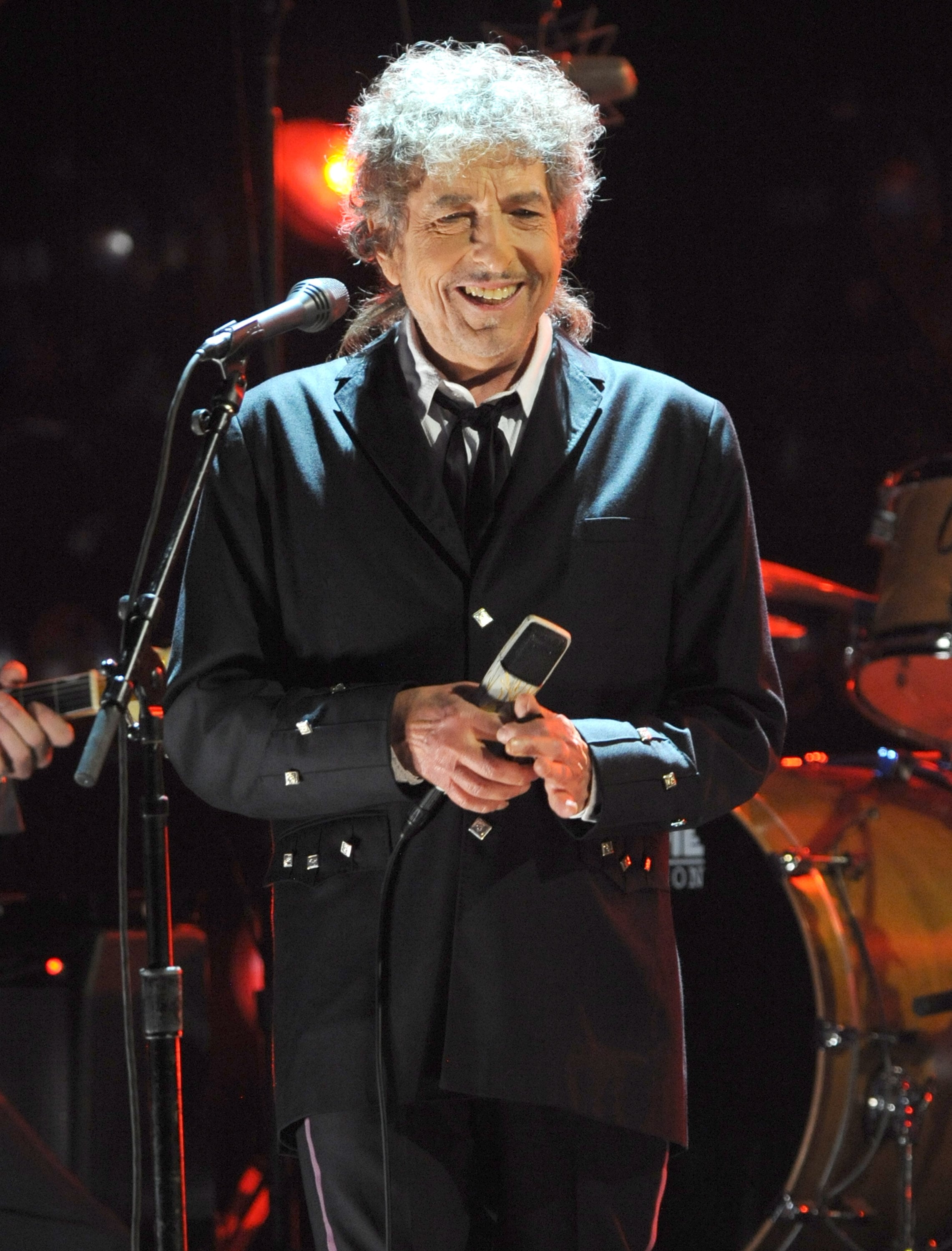 Bob Dylan will perform at Farm Aid 40
