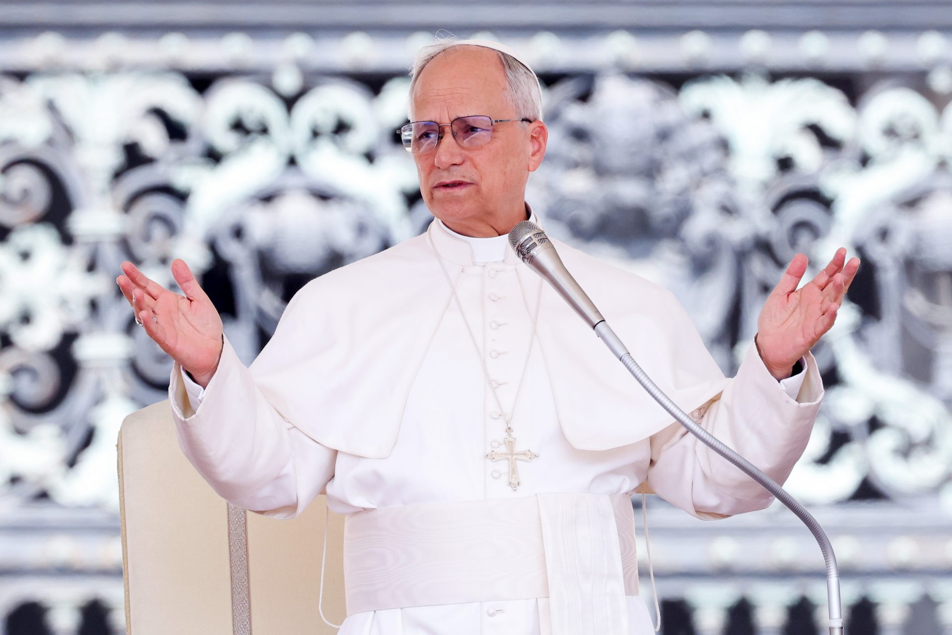 The Robot Catholic Church: Leo XIV rejects the idea of an AI Pope