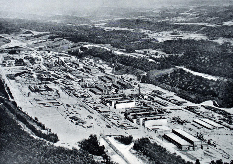 A new uranium processing facility for US nukes is late and billions ...