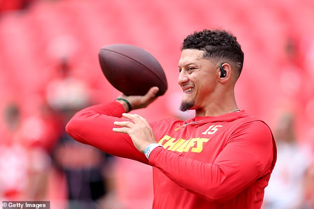 Patrick Mahomes hands Kansas City Chiefs an injury scare before must ...