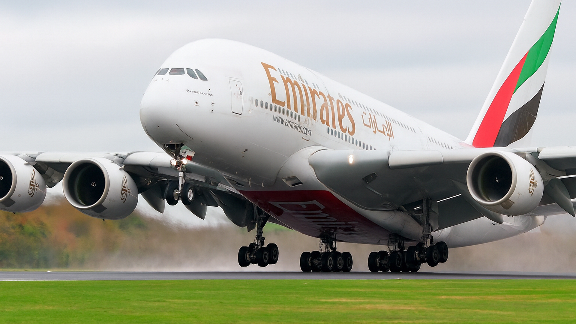 Top 10 Close-Up Plane Take-Offs at Manchester Airport