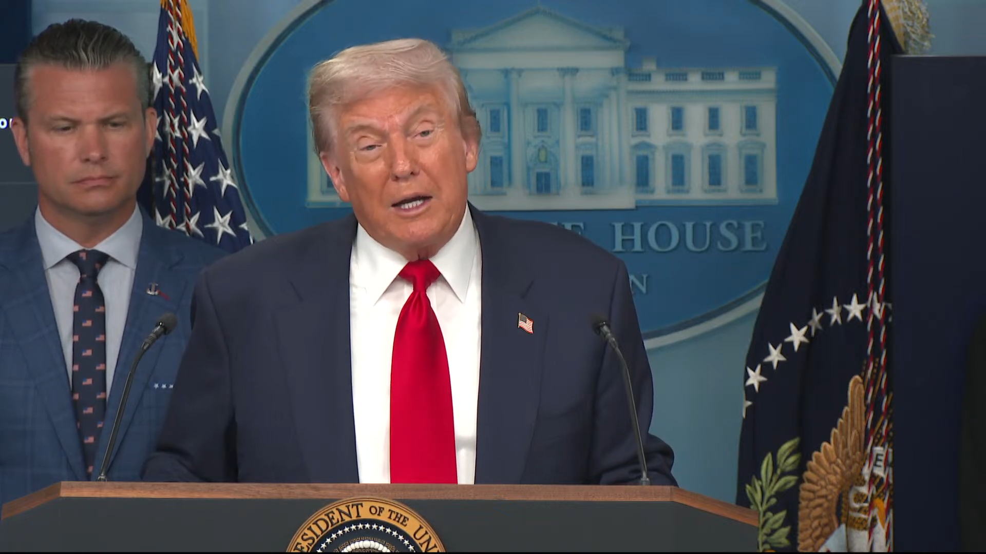 'She Went Into Showbiz': Trump Reveals Why His Administration Is Full ...