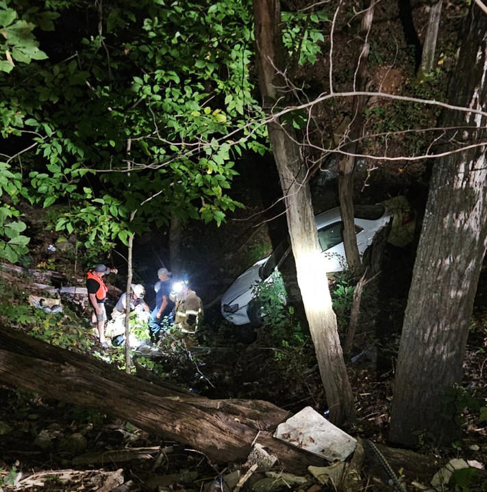 Chief: 1 injured after Asheville Highway crash in Greeneville