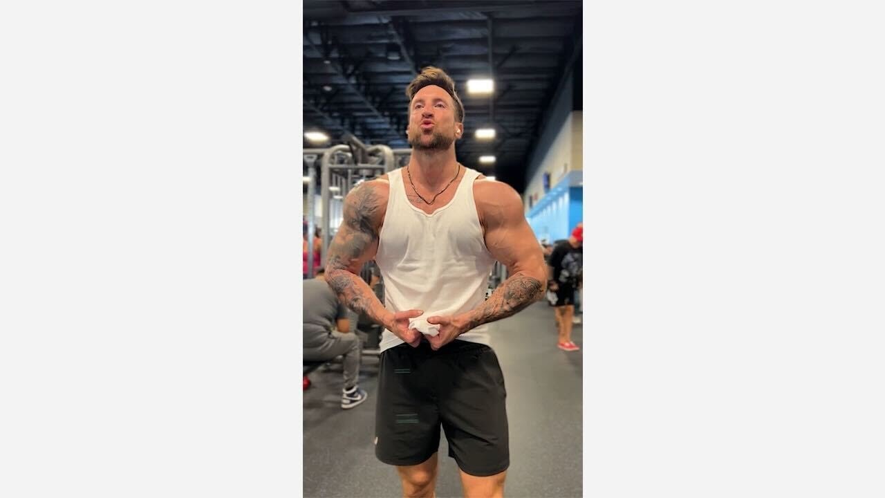 Arnold Schwarzenegger’s bicep workout builds size fast