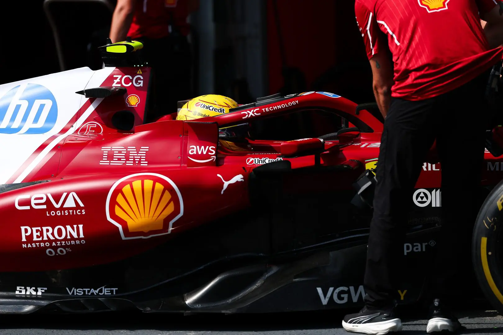 In Azerbaijan la Ferrari comanda le libere del venerdì: Hamilton primo ...
