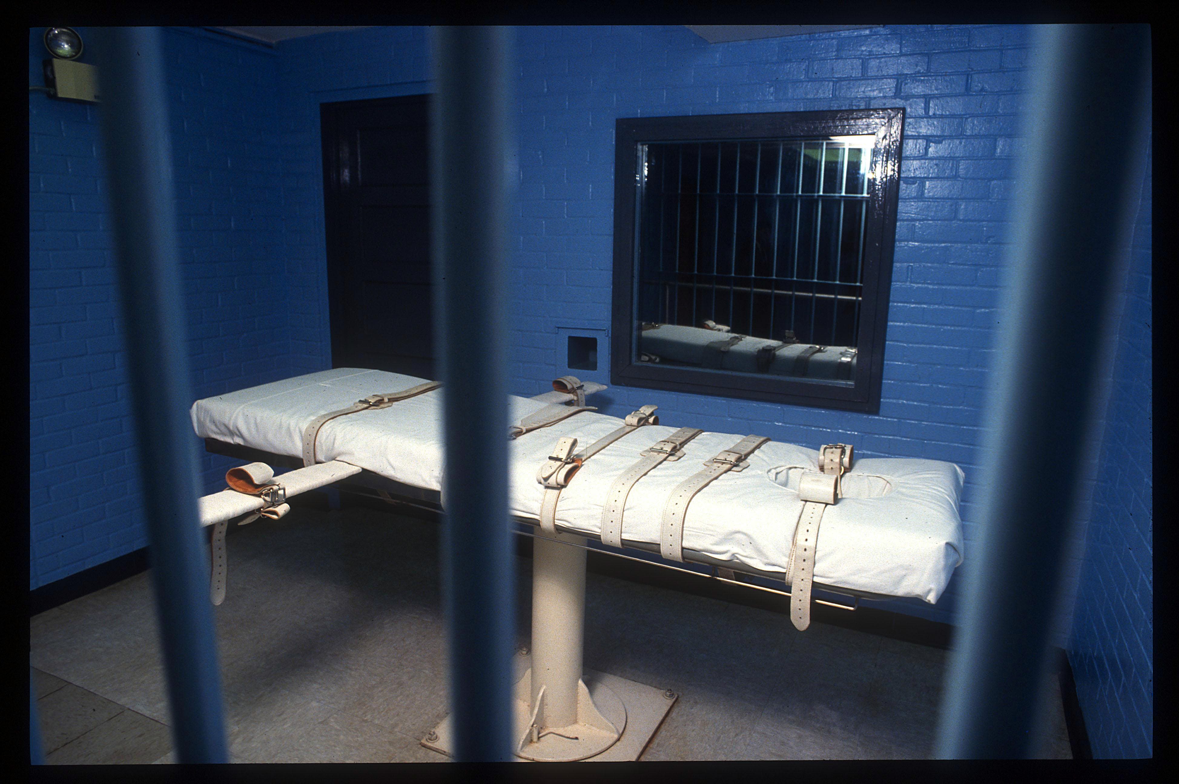 Quadruple murderer to be executed in weeks won't seek clemency