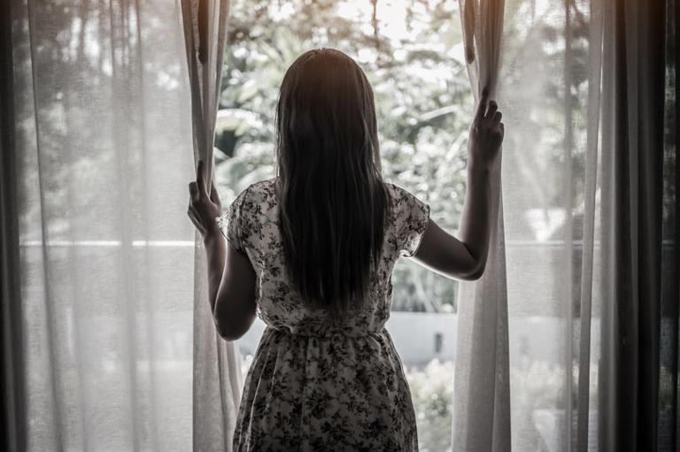 Midlands households told to close curtains on Sunday