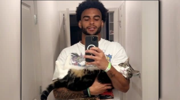 USF Receiver Chas Nimrod Relaxes By Spending Time With His Furry Friend ...