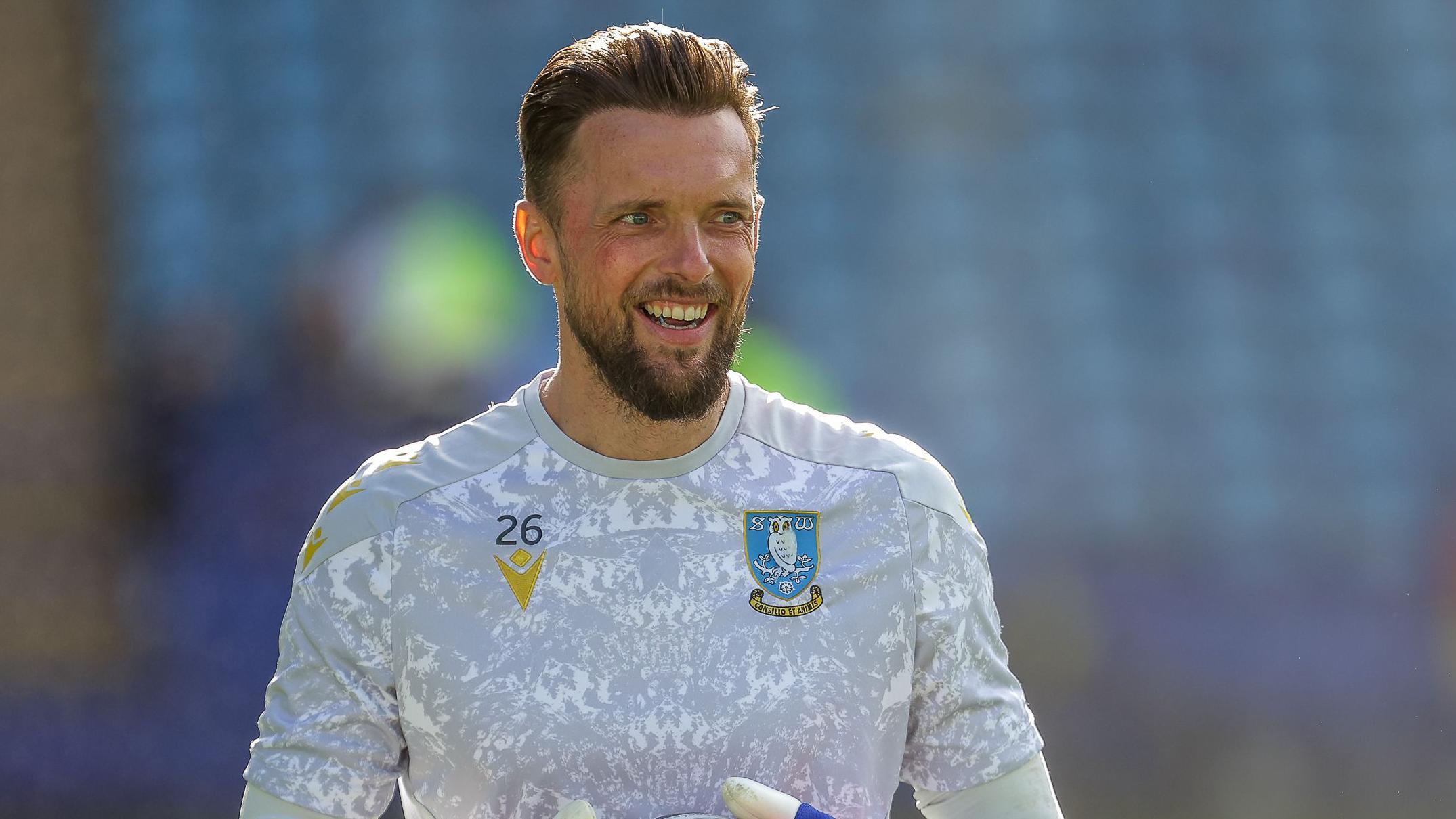 QPR bring in free-agent goalkeeper Hamer