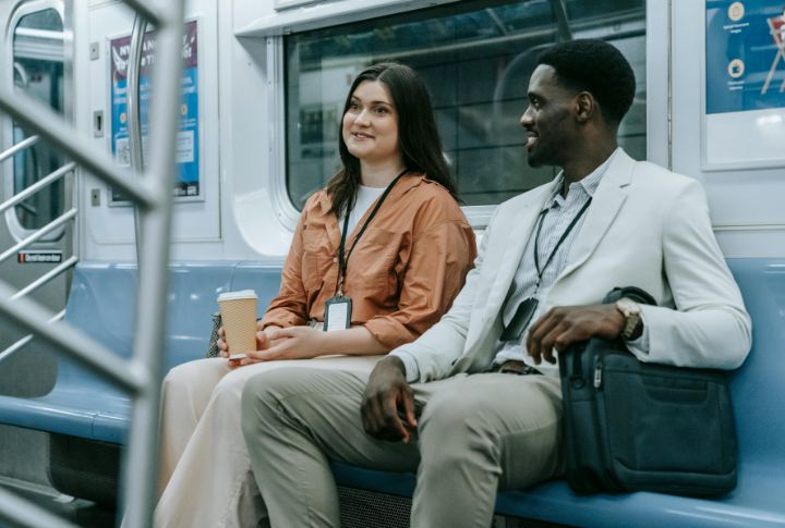 People Who Never Struggle Socially Use These 10 Conversation Tricks