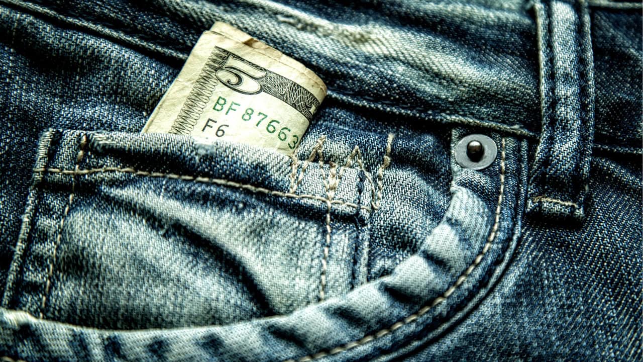 10 daily habits that keep $5–$10 in my pocket