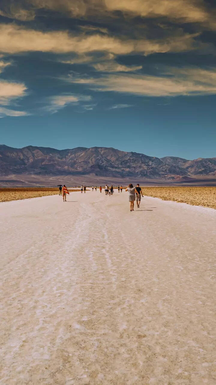 10 most inhospitable places on Earth that are also popular tourist ...