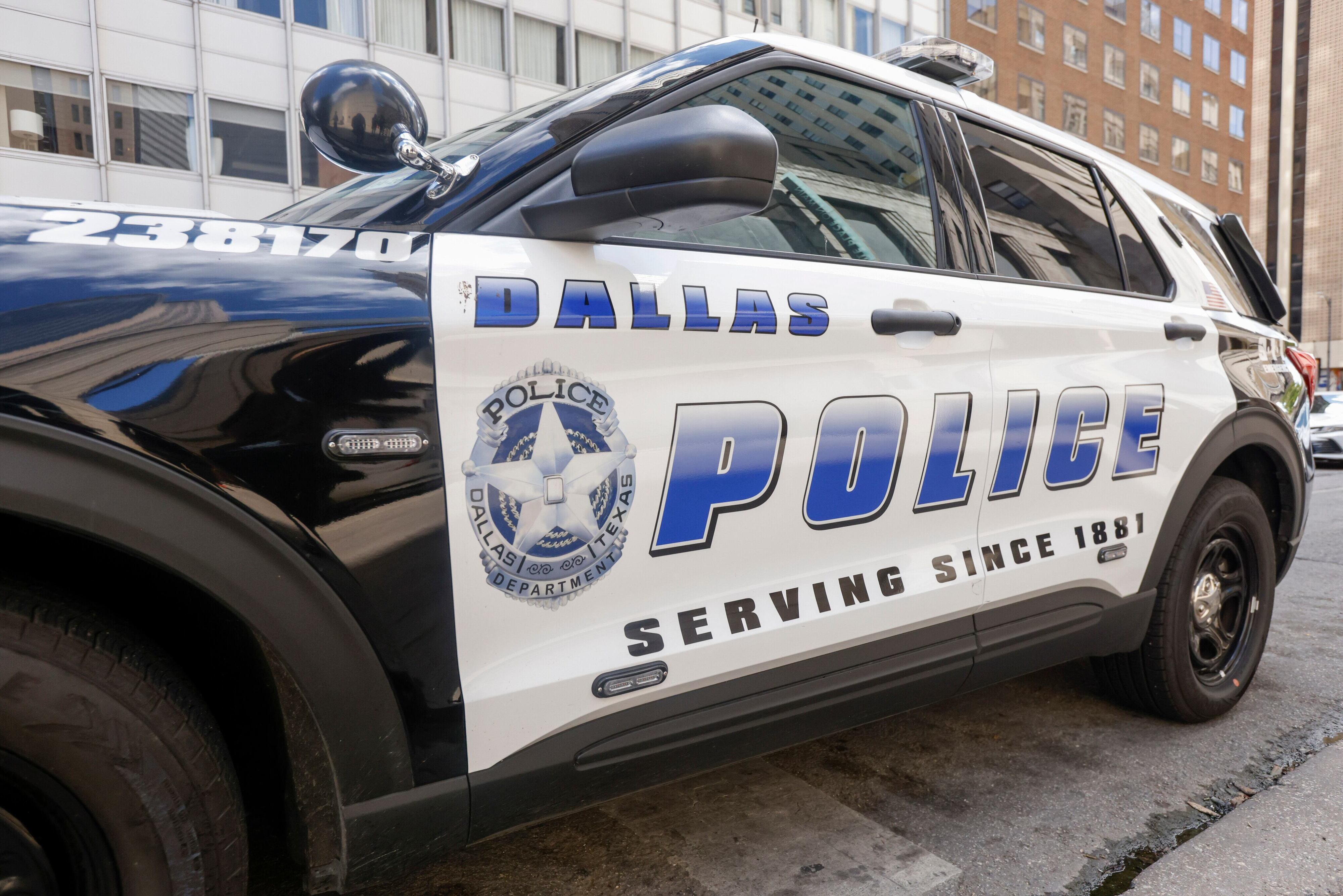 Two Dallas police officers injured after squad cars crash into one another