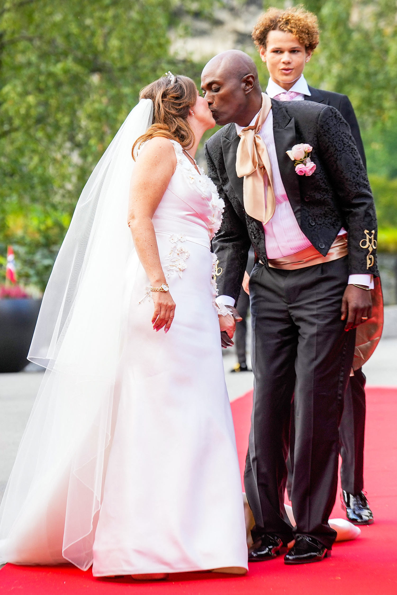 Inside Princess Märtha Louise and Shaman Durek Verrett's Relationship ...