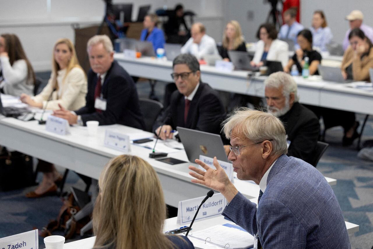 RFK Jr.'s vaccine advisers change guidance around COVID shots, MMRV ...