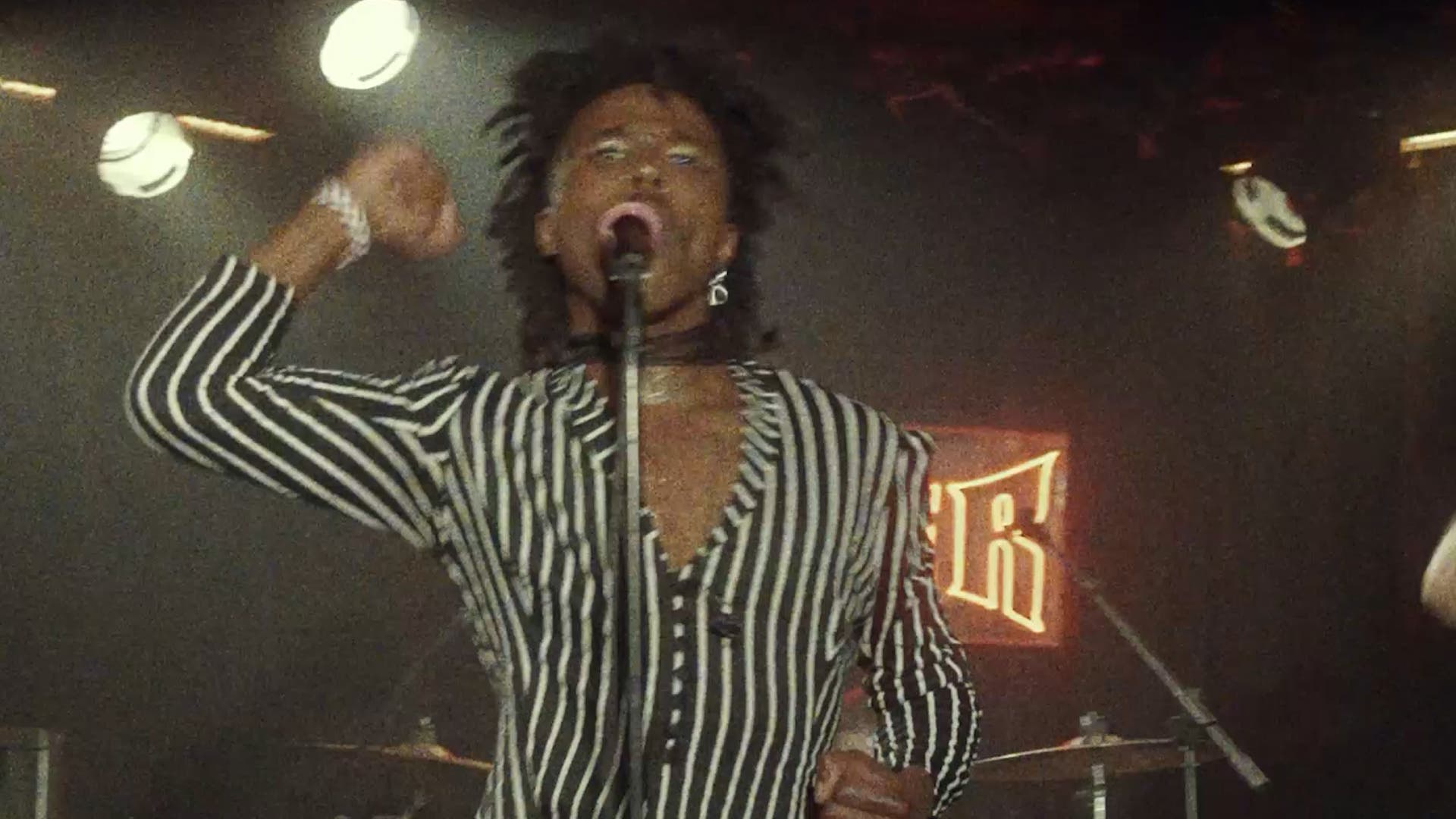 Musician DE’WAYNE Talks Growth And Self-Acceptance: ‘I Am My Mom’s Son’