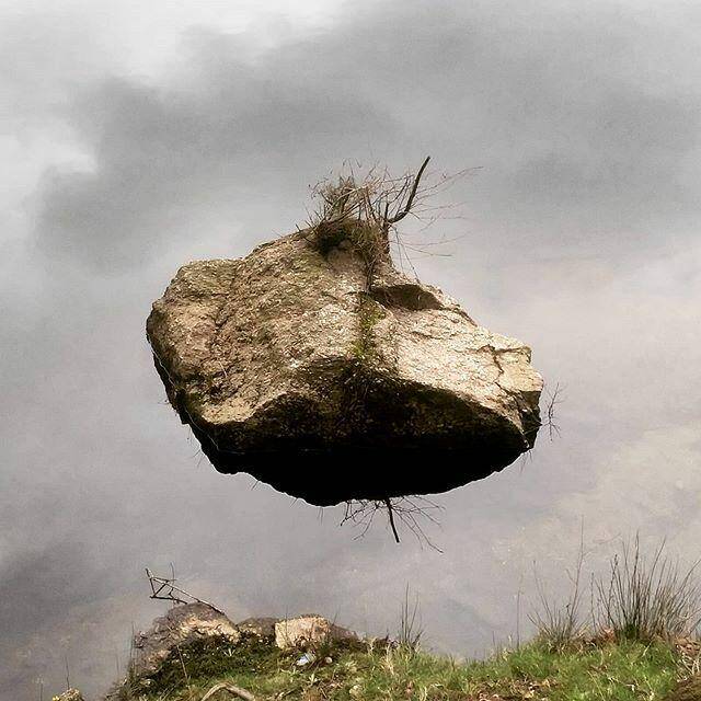 15 Strange photos that made us look twice (or thrice)
