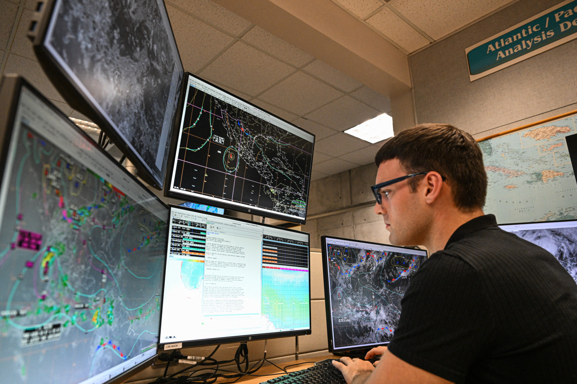 How do meteorologists predict the weather?