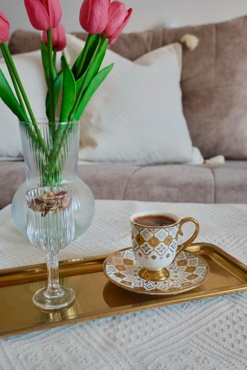 12 Coffee Table Styling Ideas That Look Effortless, Not Staged