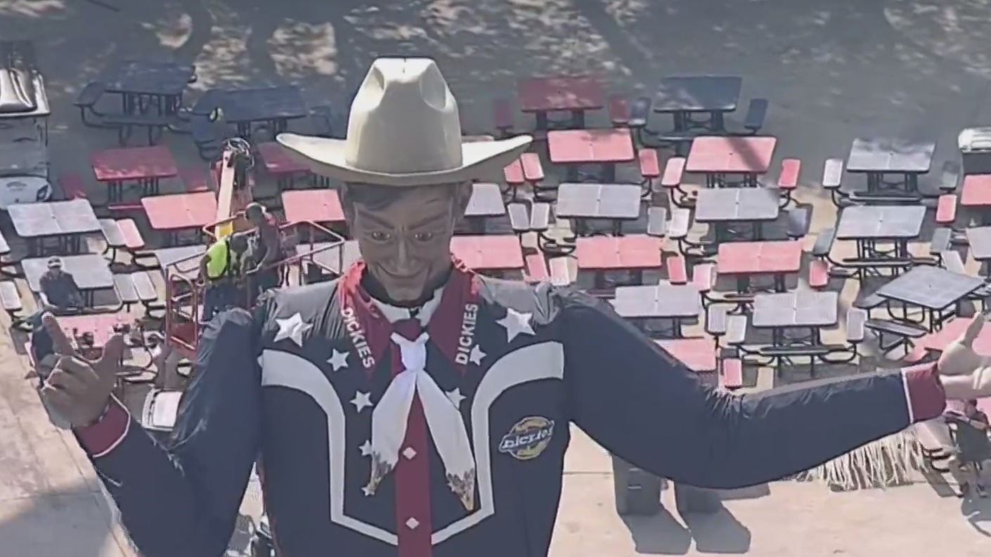 Big Tex goes up in Big Tex Circle one week before the 2025 State Fair ...